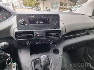 Grey Peugeot Rifter 2020 in Riga, with an engine capacity of 1.50 L and mileage of 120 thousand km for 10800 €, photo 10 on AUTOMOTO.COM.LV