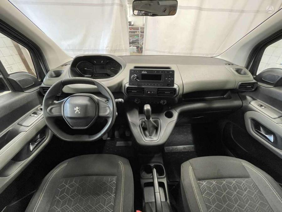 Grey Peugeot Rifter 2020 in Vilnius, with an engine capacity of 1.50 L and mileage of 114 thousand km for 9900 €, photo 12 on AUTOMOTO.COM.LV