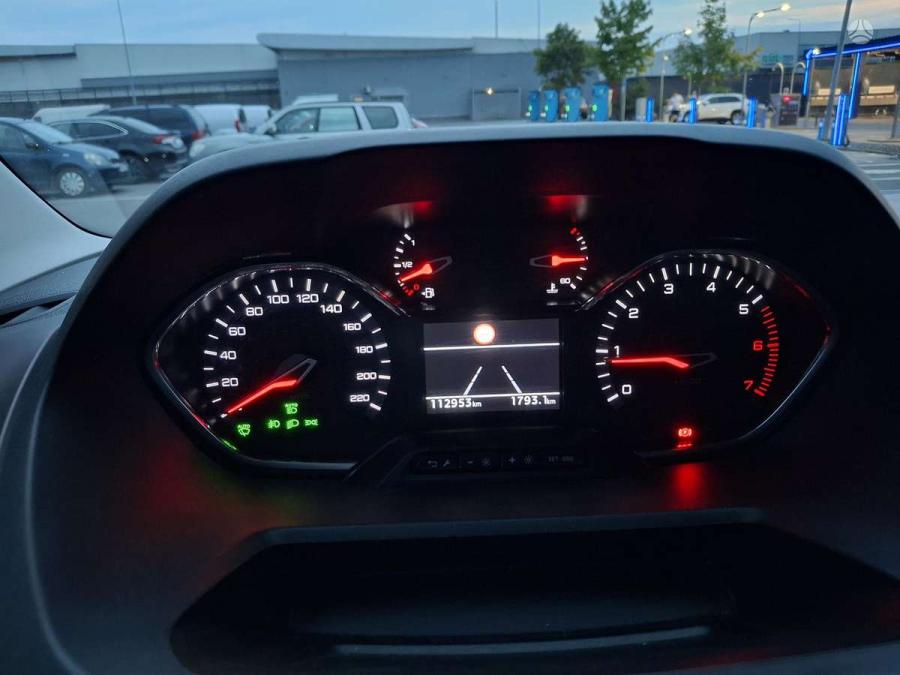 Серый Пежо Rifter 2020 в Вильнюс, объемом двигателя 1.50 л и пробегом 113 тыс. км за 11500 €, фото 11 на AUTOMOTO.COM.LV