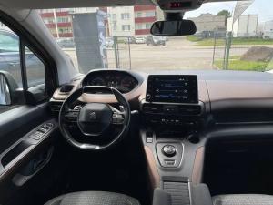 Grey Peugeot Rifter 2020 in Talsi, with an engine capacity of 1.20 L and mileage of 227 thousand km for 9800 €, photo 8 on AUTOMOTO.COM.LV