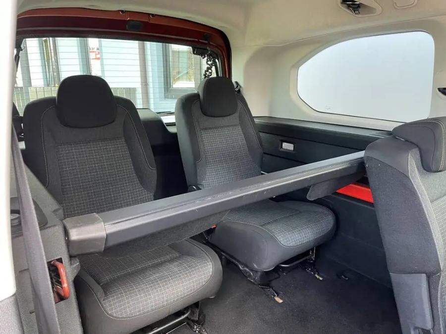 Grey Peugeot Rifter 2020 in Talsi, with an engine capacity of 1.20 L and mileage of 227 thousand km for 9800 €, photo 9 on AUTOMOTO.COM.LV