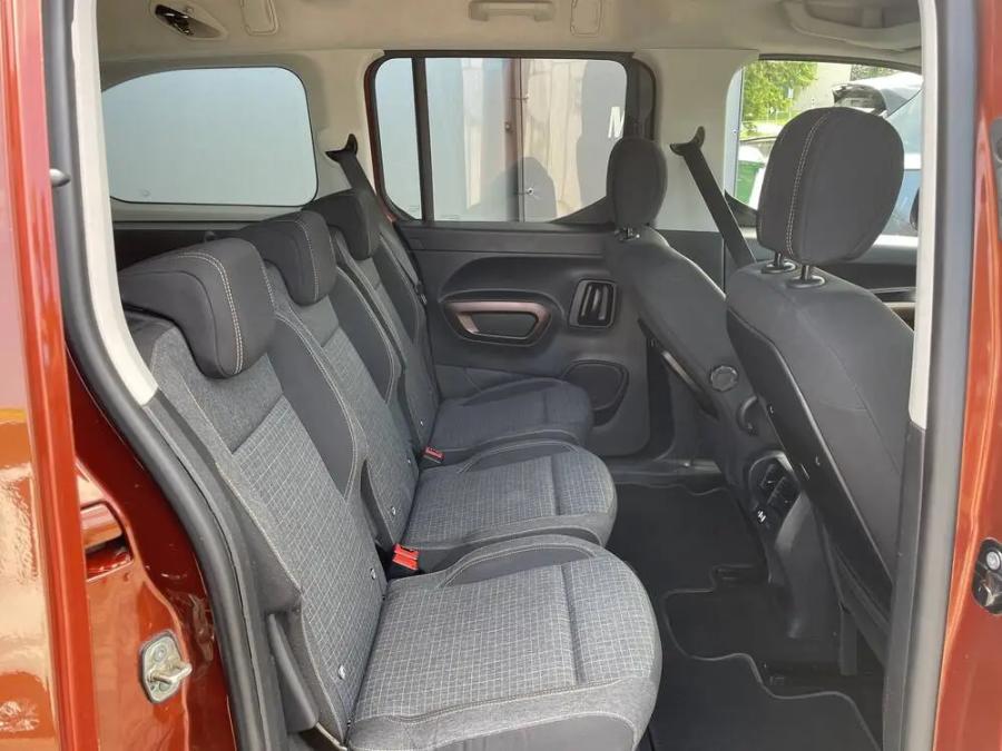 Grey Peugeot Rifter 2020 in Talsi, with an engine capacity of 1.20 L and mileage of 227 thousand km for 9800 €, photo 10 on AUTOMOTO.COM.LV