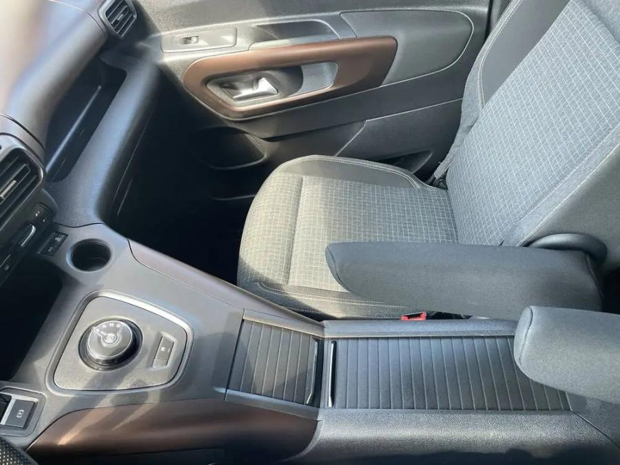 Grey Peugeot Rifter 2020 in Talsi, with an engine capacity of 1.20 L and mileage of 227 thousand km for 9800 €, photo 23 on AUTOMOTO.COM.LV