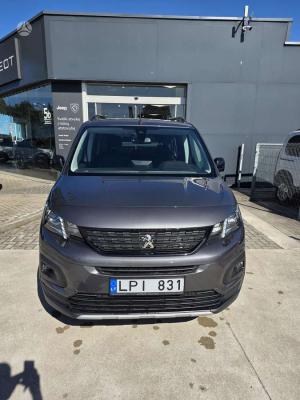 Grey Peugeot Rifter 2020 in Klaipeda, with an engine capacity of 1.50 L and mileage of 119 thousand km for 14900 €, photo 3 on AUTOMOTO.COM.LV