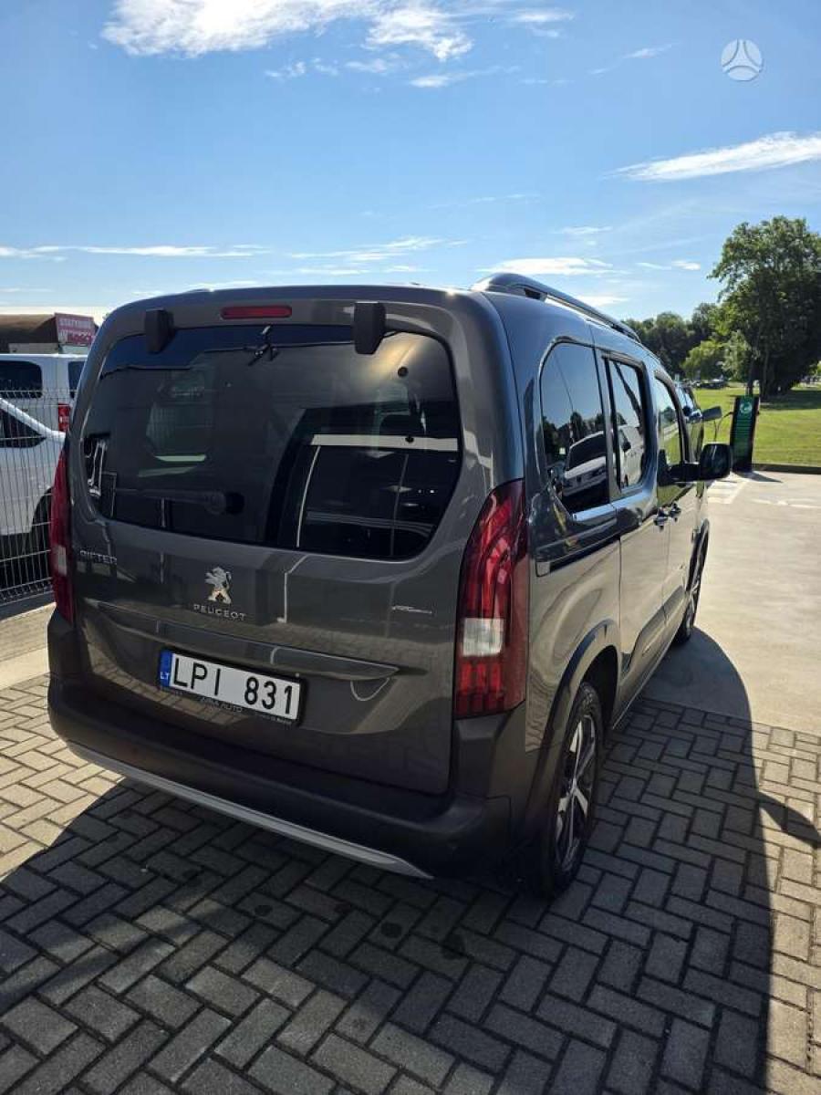 Grey Peugeot Rifter 2020 in Klaipeda, with an engine capacity of 1.50 L and mileage of 119 thousand km for 14900 €, photo 5 on AUTOMOTO.COM.LV