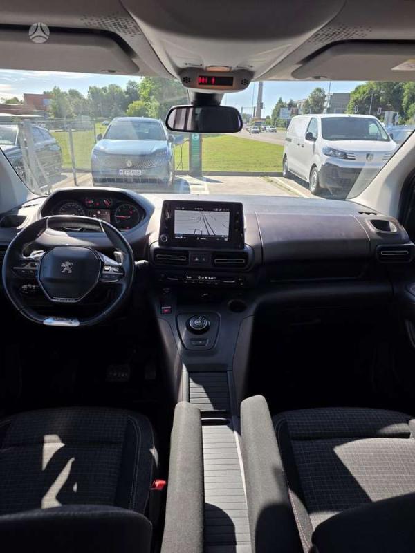 Grey Peugeot Rifter 2020 in Klaipeda, with an engine capacity of 1.50 L and mileage of 119 thousand km for 14900 €, photo 10 on AUTOMOTO.COM.LV