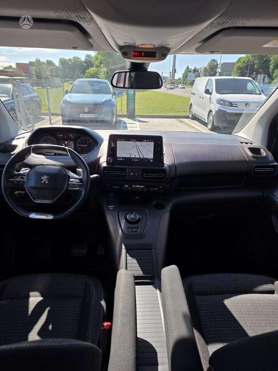 Grey Peugeot Rifter 2020 in Klaipeda, with an engine capacity of 1.50 L and mileage of 119 thousand km for 14900 €, photo 10 on AUTOMOTO.COM.LV