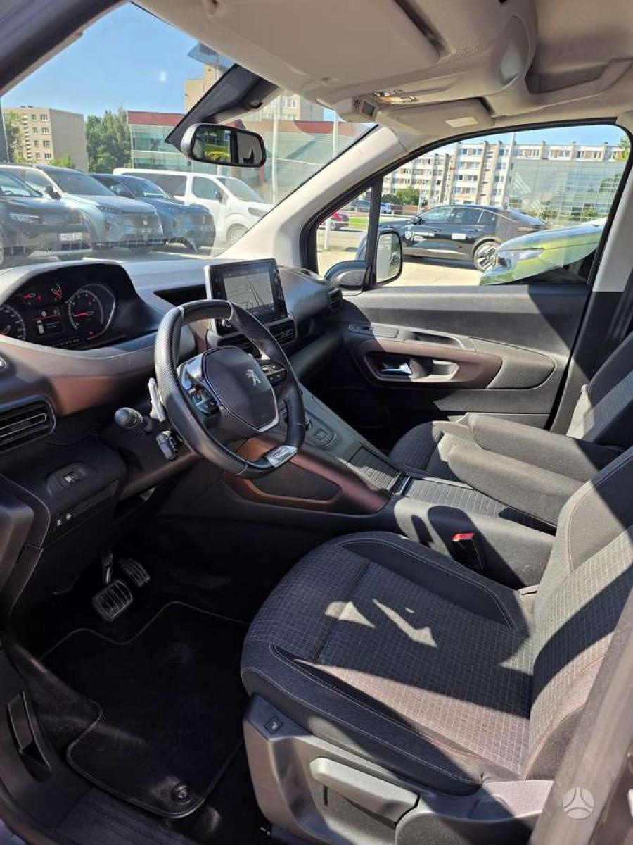 Grey Peugeot Rifter 2020 in Klaipeda, with an engine capacity of 1.50 L and mileage of 119 thousand km for 14900 €, photo 12 on AUTOMOTO.COM.LV