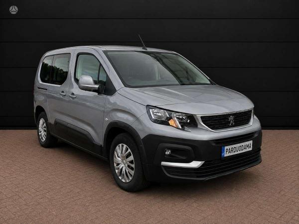 Grey Peugeot Rifter 2020 in Vilnius, with an engine capacity of 1.50 L and mileage of 122 thousand km for 14550 €, photo 3 on AUTOMOTO.COM.LV