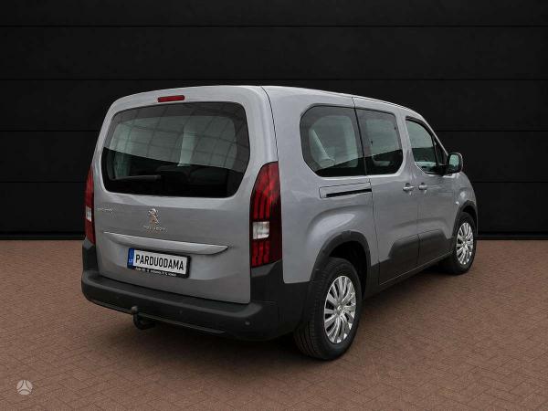 Grey Peugeot Rifter 2020 in Vilnius, with an engine capacity of 1.50 L and mileage of 122 thousand km for 14550 €, photo 4 on AUTOMOTO.COM.LV