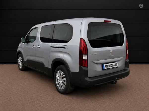 Grey Peugeot Rifter 2020 in Vilnius, with an engine capacity of 1.50 L and mileage of 122 thousand km for 14550 €, photo 5 on AUTOMOTO.COM.LV