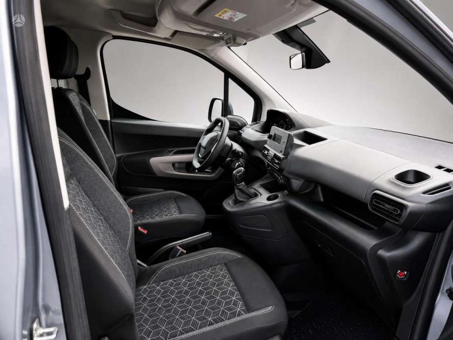 Grey Peugeot Rifter 2020 in Vilnius, with an engine capacity of 1.50 L and mileage of 122 thousand km for 14550 €, photo 8 on AUTOMOTO.COM.LV