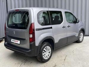 Grey Peugeot Rifter 2020 in Vilnius, with an engine capacity of 1.50 L and mileage of 114 thousand km for 9900 €, photo 5 on AUTOMOTO.COM.LV