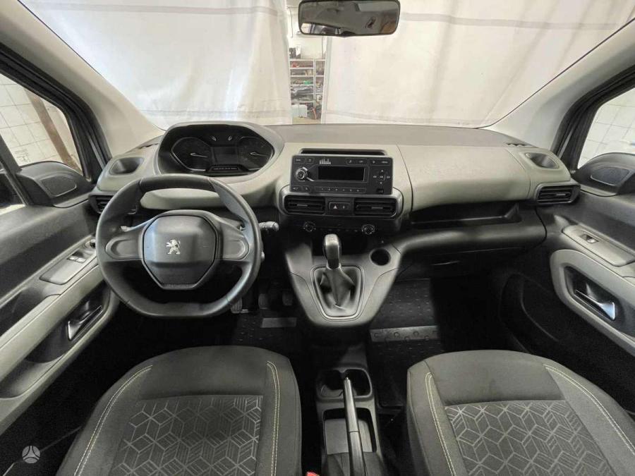 Grey Peugeot Rifter 2020 in Vilnius, with an engine capacity of 1.50 L and mileage of 114 thousand km for 9900 €, photo 12 on AUTOMOTO.COM.LV
