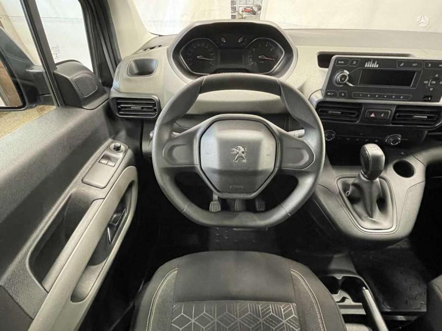 Grey Peugeot Rifter 2020 in Vilnius, with an engine capacity of 1.50 L and mileage of 114 thousand km for 9900 €, photo 13 on AUTOMOTO.COM.LV