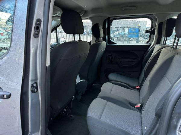 Pelēks Peugeot Rifter 2022 Kauņa, ar dzinēja tilpumu 1.20 L un nobraukumu 160 tūkst. km par 11500 €, foto 11 vietnē AUTOMOTO.COM.LV