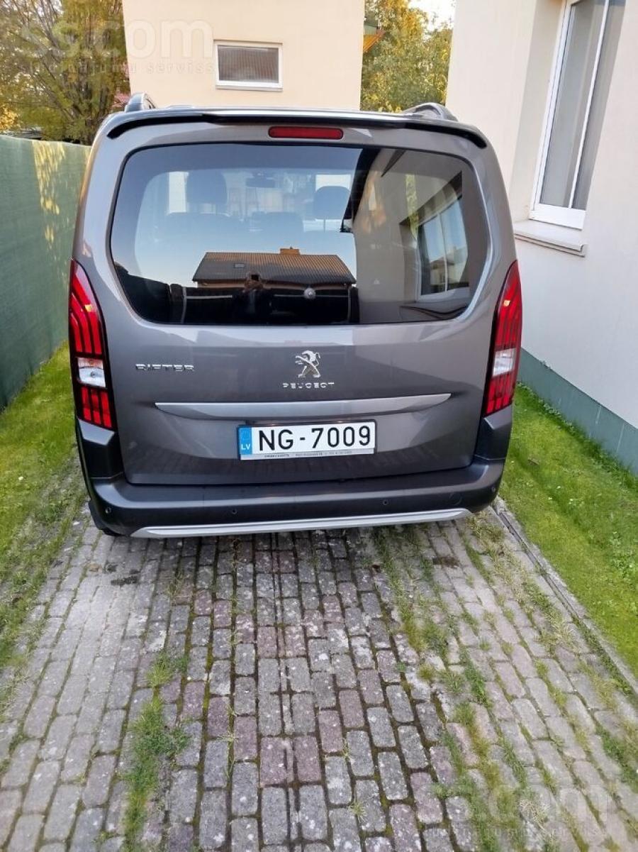Pelēks Peugeot Rifter 2022 Liepāja, ar dzinēja tilpumu 1.20 L un nobraukumu 40 tūkst. km par 18000 €, foto 3 vietnē AUTOMOTO.COM.LV