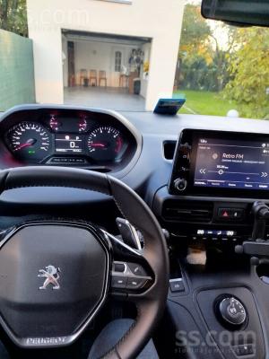 Pelēks Peugeot Rifter 2022 Liepāja, ar dzinēja tilpumu 1.20 L un nobraukumu 40 tūkst. km par 18000 €, foto 6 vietnē AUTOMOTO.COM.LV