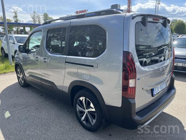 Grey Peugeot Rifter 2023 in Riga, with an engine capacity of 0.00 L and mileage of 13 thousand km for 29900 €, photo 4 on AUTOMOTO.COM.LV