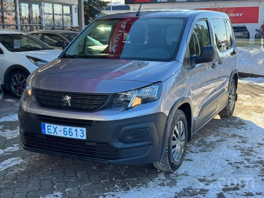 Pelēks Peugeot Rifter 2023 Rīga, ar dzinēja tilpumu 1.50 L un nobraukumu 21 tūkst. km par 26450 €, foto 2 vietnē AUTOMOTO.COM.LV