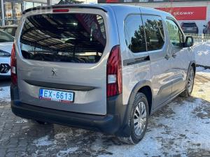 Pelēks Peugeot Rifter 2023 Rīga, ar dzinēja tilpumu 1.50 L un nobraukumu 21 tūkst. km par 26450 €, foto 4 vietnē AUTOMOTO.COM.LV