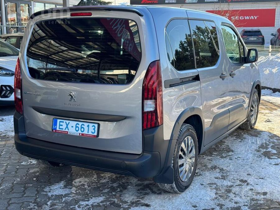 Pelēks Peugeot Rifter 2023 Rīga, ar dzinēja tilpumu 1.50 L un nobraukumu 21 tūkst. km par 26450 €, foto 4 vietnē AUTOMOTO.COM.LV