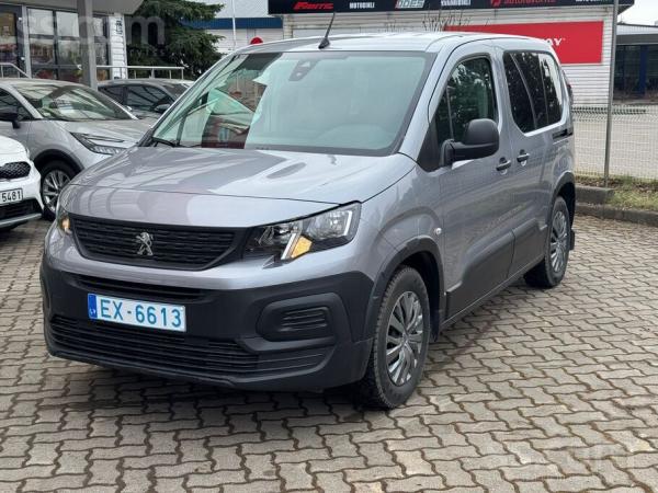 Pelēks Peugeot Rifter 2023 Rīga, ar dzinēja tilpumu 1.50 L un nobraukumu 21 tūkst. km par 26450 €, foto 2 vietnē AUTOMOTO.COM.LV