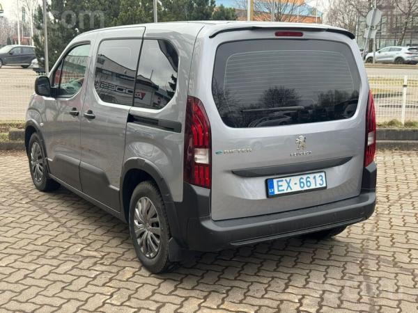 Pelēks Peugeot Rifter 2023 Rīga, ar dzinēja tilpumu 1.50 L un nobraukumu 21 tūkst. km par 26450 €, foto 3 vietnē AUTOMOTO.COM.LV