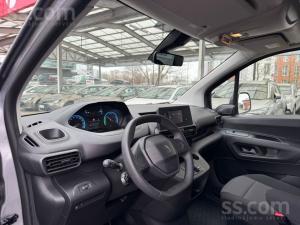 Pelēks Peugeot Rifter 2023 Rīga, ar dzinēja tilpumu 1.50 L un nobraukumu 21 tūkst. km par 26450 €, foto 8 vietnē AUTOMOTO.COM.LV