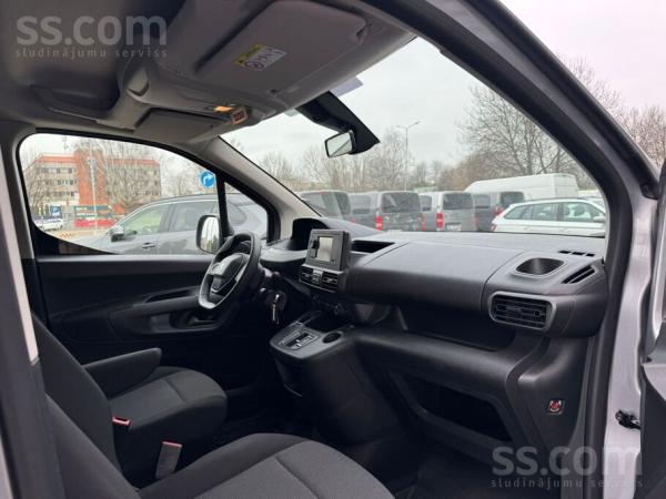 Pelēks Peugeot Rifter 2023 Rīga, ar dzinēja tilpumu 1.50 L un nobraukumu 21 tūkst. km par 26450 €, foto 8 vietnē AUTOMOTO.COM.LV