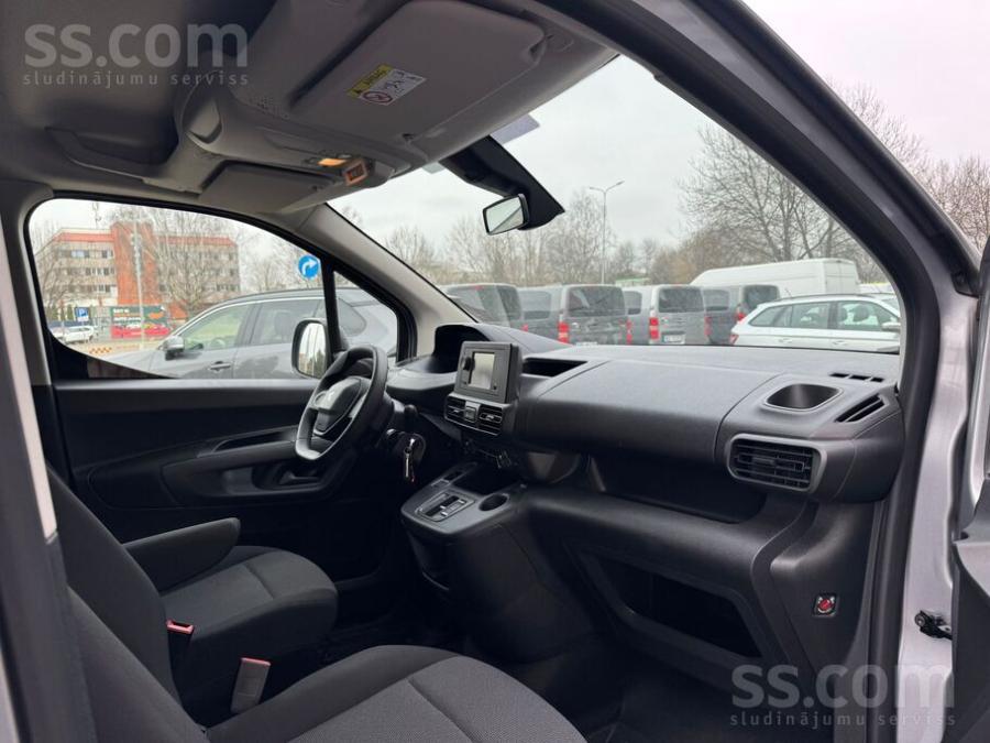 Pelēks Peugeot Rifter 2023 Rīga, ar dzinēja tilpumu 1.50 L un nobraukumu 21 tūkst. km par 26450 €, foto 9 vietnē AUTOMOTO.COM.LV