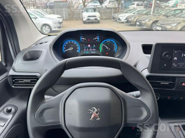 Pelēks Peugeot Rifter 2023 Rīga, ar dzinēja tilpumu 1.50 L un nobraukumu 21 tūkst. km par 26450 €, foto 9 vietnē AUTOMOTO.COM.LV