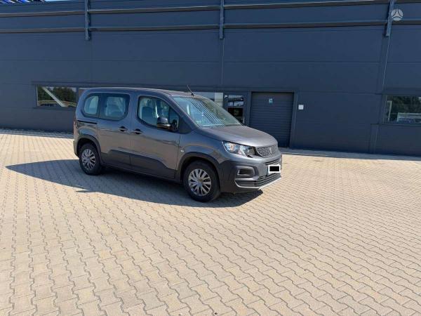Grey Peugeot Rifter 2023 in Kaunas, with an engine capacity of 0.00 L and mileage of 29 thousand km for 25000 €, photo 3 on AUTOMOTO.COM.LV
