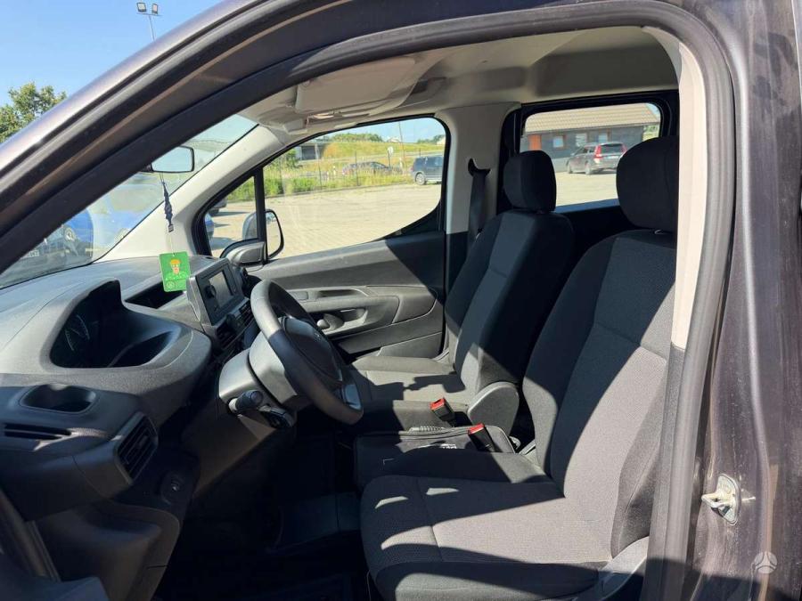 Grey Peugeot Rifter 2023 in Kaunas, with an engine capacity of 0.00 L and mileage of 29 thousand km for 25000 €, photo 11 on AUTOMOTO.COM.LV