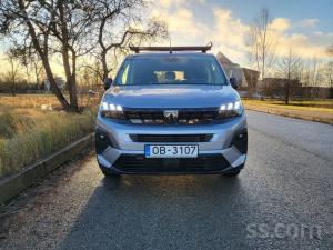 Pelēks Peugeot Rifter 2024 Rīga, ar dzinēja tilpumu 1.50 L un nobraukumu 32 tūkst. km par 20000 €, foto  vietnē AUTOMOTO.COM.LV