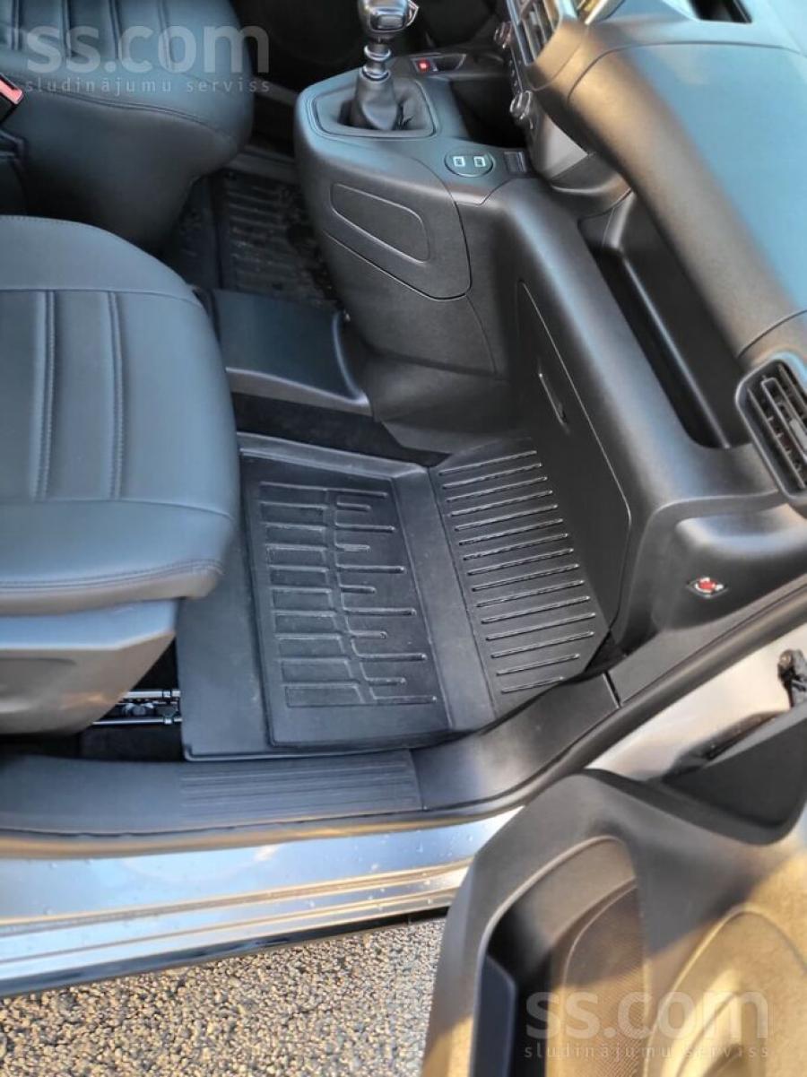 Pelēks Peugeot Rifter 2024 Rīga, ar dzinēja tilpumu 1.50 L un nobraukumu 32 tūkst. km par 20000 €, foto 21 vietnē AUTOMOTO.COM.LV