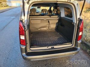 Pelēks Peugeot Rifter 2024 Rīga, ar dzinēja tilpumu 1.50 L un nobraukumu 32 tūkst. km par 20000 €, foto 16 vietnē AUTOMOTO.COM.LV