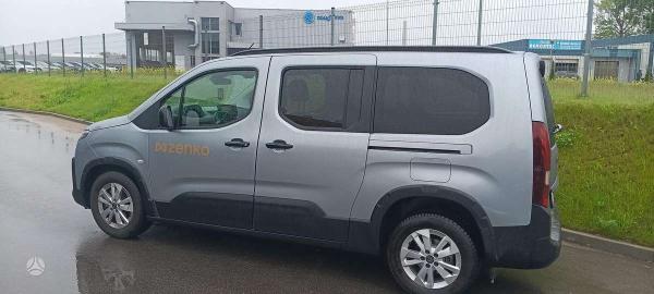Grey Peugeot Rifter 2025 in Klaipeda, with an engine capacity of 1.50 L and mileage of 8 thousand km for 25000 €, photo 1 on AUTOMOTO.COM.LV