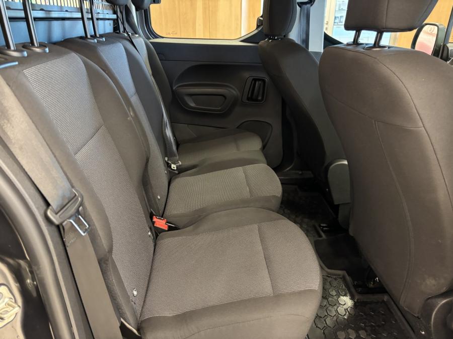 Pelēks Peugeot Rifter 2025 Rīga, ar dzinēja tilpumu 1.50 L un nobraukumu 18 tūkst. km par 1990000 €, foto 15 vietnē AUTOMOTO.COM.LV