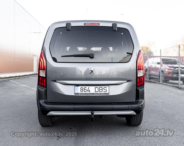 Grey Peugeot Rifter 2019 in Tallinn, with an engine capacity of 1.50 L and mileage of 161 thousand km for 9990 €, photo 4 on AUTOMOTO.COM.LV