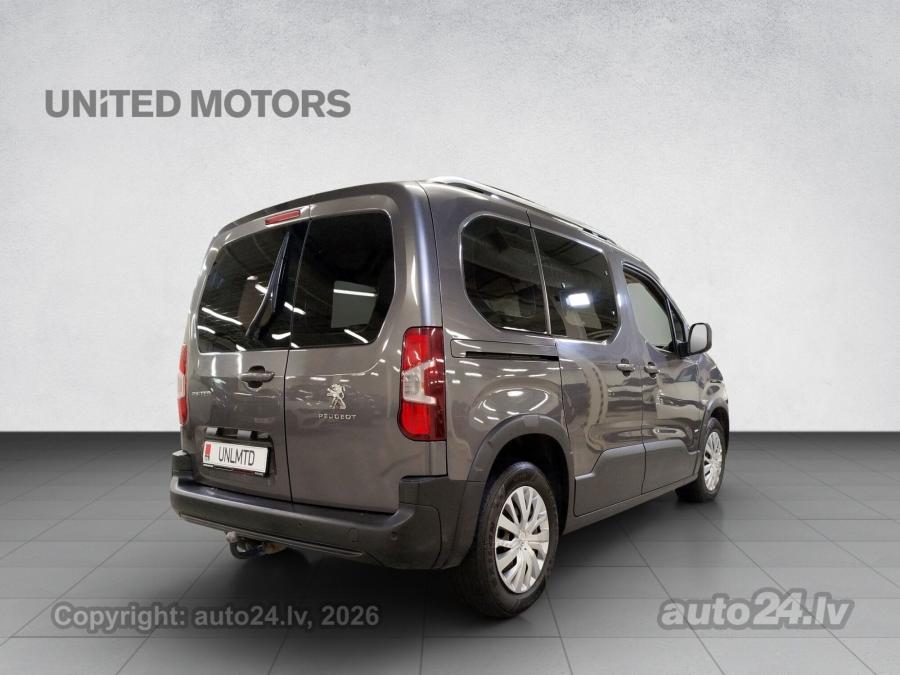 Grey Peugeot Rifter 2019 in Tallinn, with an engine capacity of 1.50 L and mileage of 126 thousand km for 10990 €, photo 3 on AUTOMOTO.COM.LV