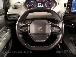 Grey Peugeot Rifter 2019 in Tallinn, with an engine capacity of 1.50 L and mileage of 126 thousand km for 10990 €, photo 5 on AUTOMOTO.COM.LV