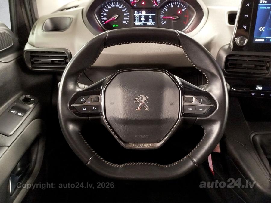 Grey Peugeot Rifter 2019 in Tallinn, with an engine capacity of 1.50 L and mileage of 126 thousand km for 10990 €, photo 5 on AUTOMOTO.COM.LV