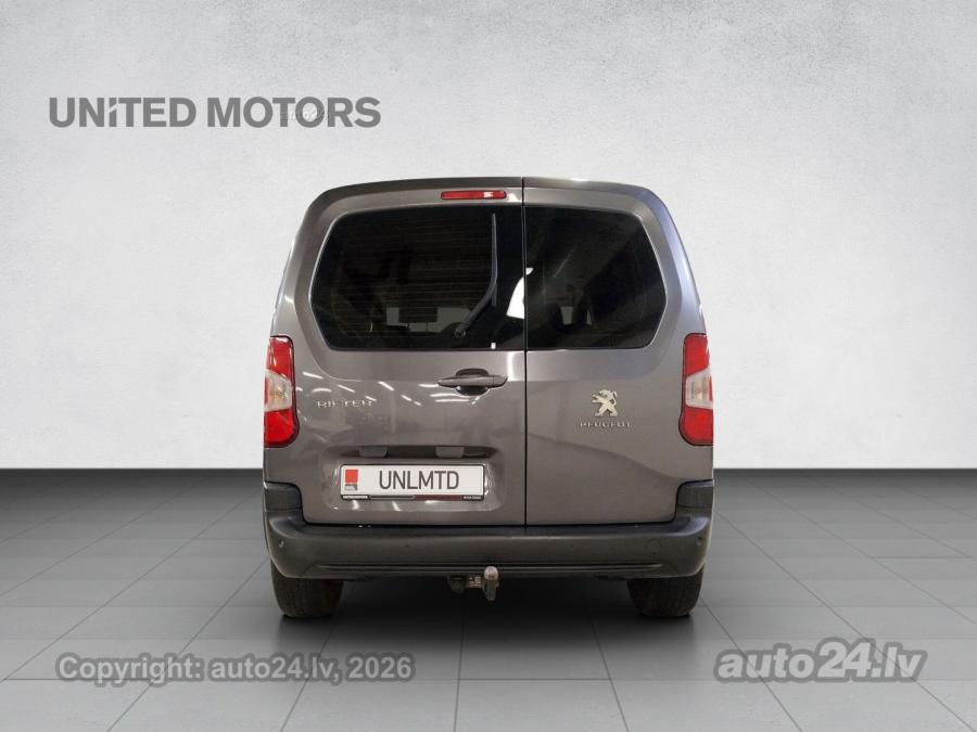Grey Peugeot Rifter 2019 in Tallinn, with an engine capacity of 1.50 L and mileage of 126 thousand km for 10990 €, photo 10 on AUTOMOTO.COM.LV
