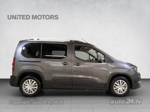 Grey Peugeot Rifter 2019 in Tallinn, with an engine capacity of 1.50 L and mileage of 126 thousand km for 10990 €, photo 11 on AUTOMOTO.COM.LV