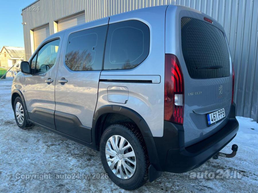 Pelēks Peugeot Rifter 2020 Kuresāre, ar dzinēja tilpumu 1.50 L un nobraukumu 88 tūkst. km par 13390 €, foto 4 vietnē AUTOMOTO.COM.LV