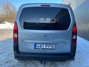 Pelēks Peugeot Rifter 2020 Kuresāre, ar dzinēja tilpumu 1.50 L un nobraukumu 88 tūkst. km par 13390 €, foto 5 vietnē AUTOMOTO.COM.LV