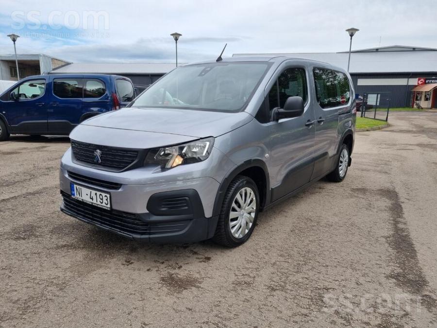 Pelēks Peugeot Rifter 2021 Ogre, ar dzinēja tilpumu 1.50 L un nobraukumu 0 tūkst. km par 12900 €, foto 1 vietnē AUTOMOTO.COM.LV