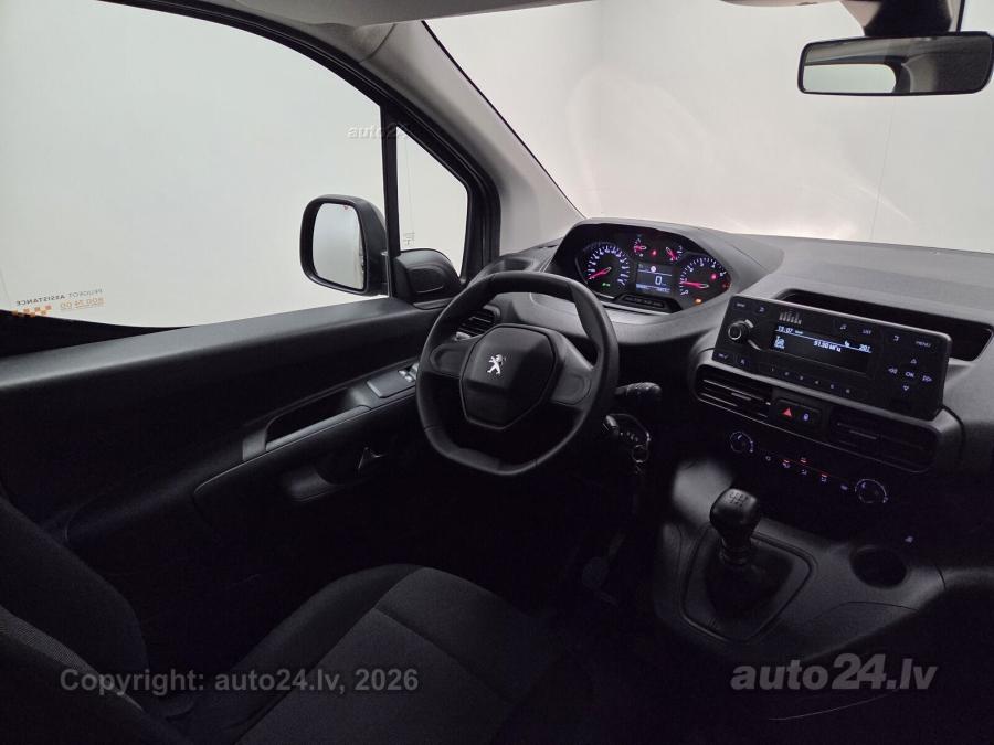 Pelēks Peugeot Rifter 2021 Tallina, ar dzinēja tilpumu 1.50 L un nobraukumu 100 tūkst. km par 13900 €, foto 12 vietnē AUTOMOTO.COM.LV