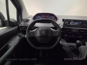 Pelēks Peugeot Rifter 2021 Tallina, ar dzinēja tilpumu 1.50 L un nobraukumu 100 tūkst. km par 13900 €, foto 13 vietnē AUTOMOTO.COM.LV
